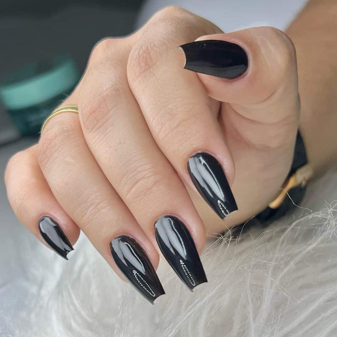 Unhas decoradas pretas: dicas, tutoriais p/ fazer +15 ideias para você ...