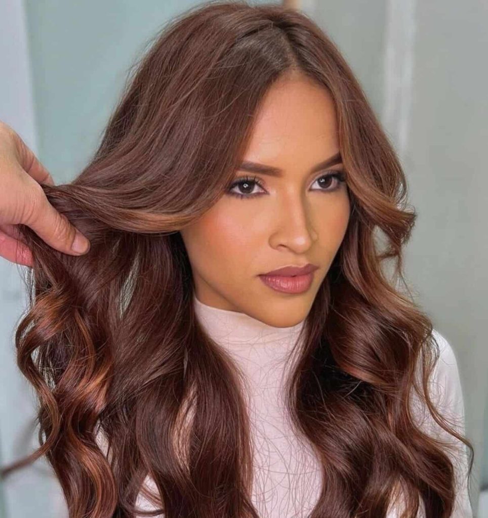Tendência 2024: cor de cabelo chocolate mel, marrom chocolate e frio ...